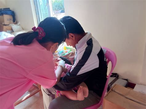 ပလောက်မြို့၌ မွေးကင်းစမှ အသက် ၂ နှစ်အောက် ကလေးသူငယ်များအား ပုံမှန်ကာကွယ်ဆေးများ တိုက်ကျွေး ထိုးန