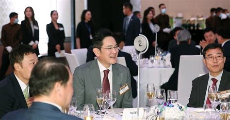 윤석열 대통령과의 만찬 간담회 참석한 이재용 삼성전자 회장