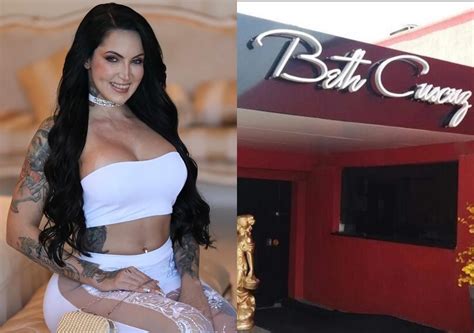 “rainha Do Pornô” Elisa Sanches Se Apresenta Na Boate Beth Cuscuz Em