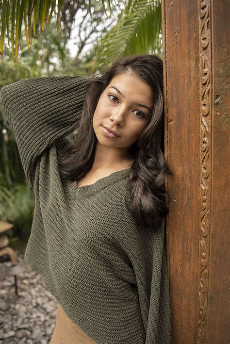 Women Hawaiian Style Focus International Hawaii
