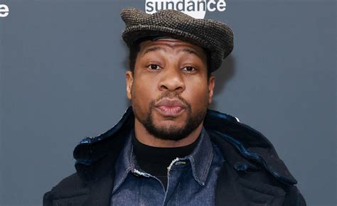 Jonathan Majors Breaks Up Fight Sparks Hilarious Hysteria Dramawired