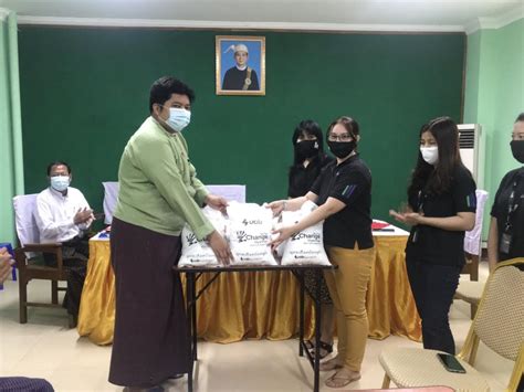 ကျောက်တံတားမြို့နယ်ရှိ ဝင်ငွေနည်းမိသားစုများ၊ သက်ကြီးဘိုးဘွားများနှင့် ဝန်ထမ်းများအား Uab ဘဏ်မ