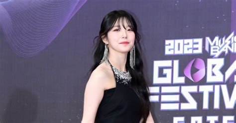 프로미스나인 백지헌 막내의 고혹미 [se★포토]