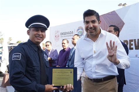 Reconocen A Elementos De La Policía Municipal De Ensenada Radanoticias