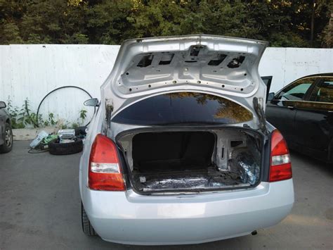Разборка багажника и освобождение места под систему — Nissan Primera ...