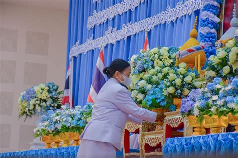 พม จังหวัดพัทลุง ร่วมพิธีวางพานพุ่มดอกไม้ถวายราชสักการะ เนื่องในพิธีเฉลิมฉลองวาระครบรอบ 100 ปี