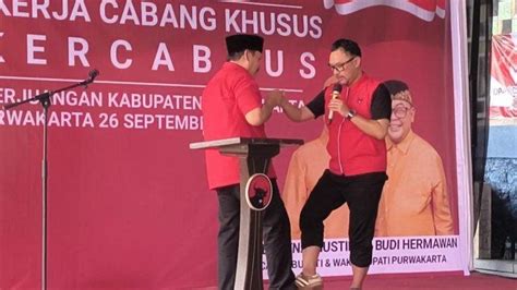 Ronal Ungkap Makna Gerakan Khusus Adu Sepatu Jadi Gimmick Unik Paslon