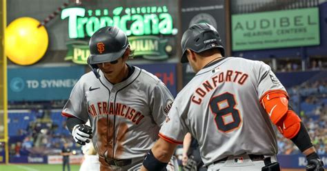 이정후 게임노트 쳤다하면 100마일 강타 이정후 4g 연속 안타에 Mlb 데뷔 첫 도루로 득점까지