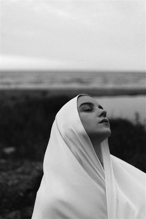 Девушка в платке Photo Sessions Instagram Instagram Photo