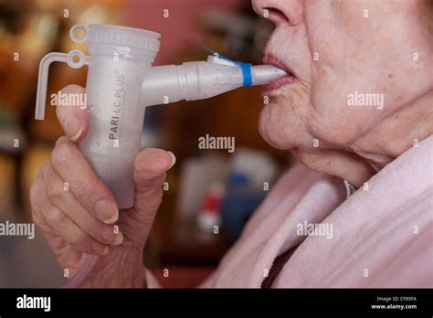 Copd Inhaler Hi Res Stock Photography And Images Alamy