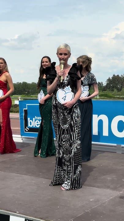 И вот так проходят конкурсы красоты во Франции Шок Модели и лошади на кого пришли зрители