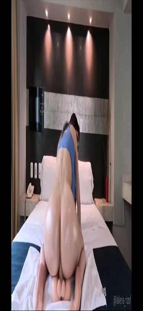 Culona Jugando Con Su Jugetito