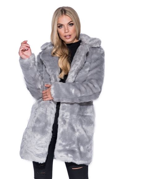 Hall Soe Kasukas Eeny Boutique