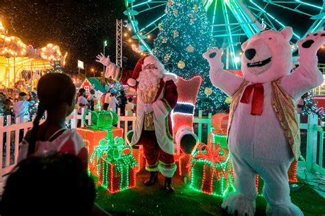 Photos Celebrating The Holiday Season Around The World Abc News