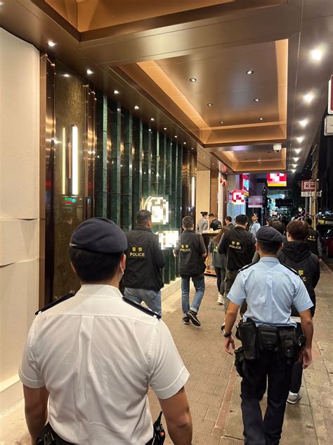 警出动近2000人一连3日全港大反黑搜近400娱乐场所拘98人 星岛环球网