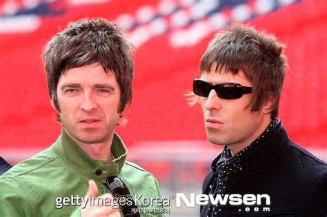 내한 앞둔 오아시스 인종차별 발언 이어 욱일기까지 “정 떨어져”