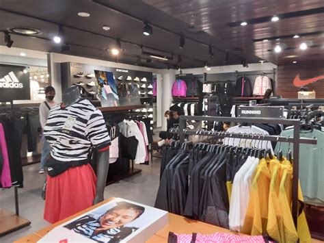 나이키 롯데동래 쇼핑 정보와 주변 관광 명소 및 근처 맛집 여행 정보