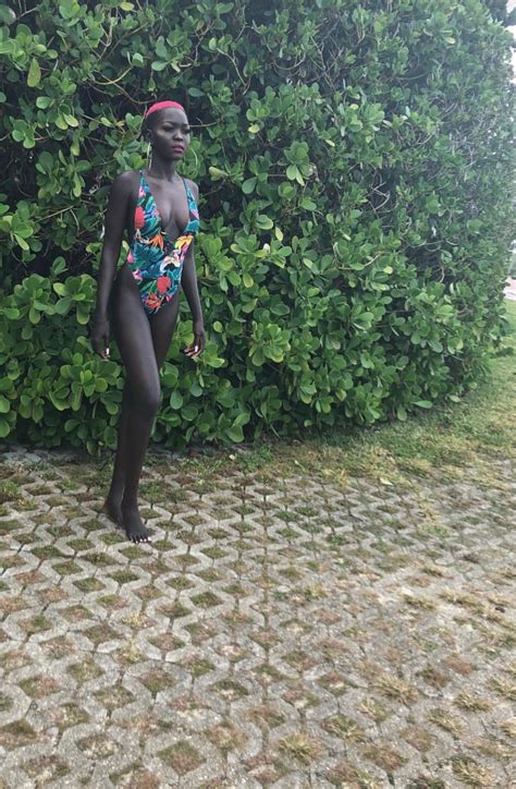 Nyakim Gatwech S Feet