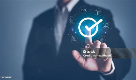 품질 보증 또는 Qa 및 품질 관리 또는 Qc 및 개선을 통한 품질 관리 표준화 인증 개념 규정 및 표준 준수 관리자와 개념