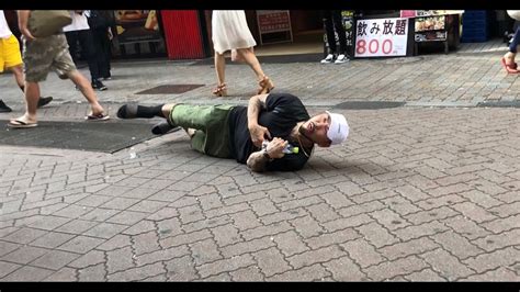 渋谷で人が倒れたら誰か助けるのか検証してみた。sho Freestyle Tv Part 752 Youtube