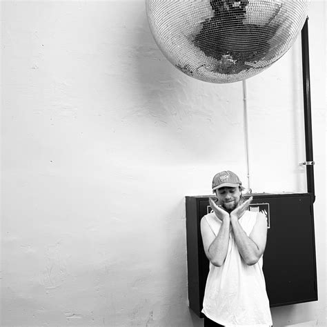 Pommes · Artist Profile