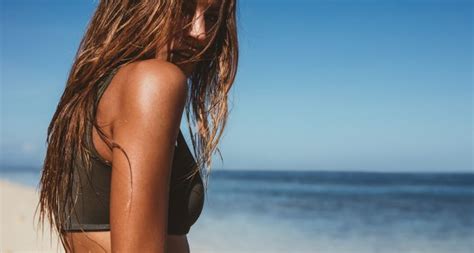 Aprende a revitalizar tu cabello puntas quebradizas y aspecto reseco son los principales daños