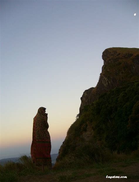 LAGATAW Pico De Loro