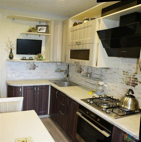 Планировка кухни с телевизором - 82 фото