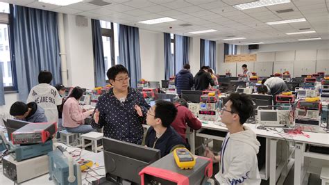 北京邮电大学电子信息实验中心