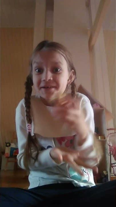 хотела котёнка называется Youtube