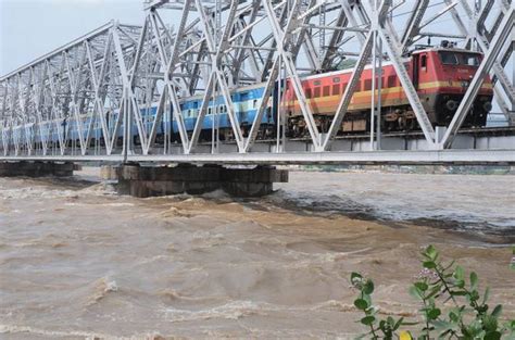 Godavari And Krishna In Spate Andhra Pradesh Issues Second Flood Warning