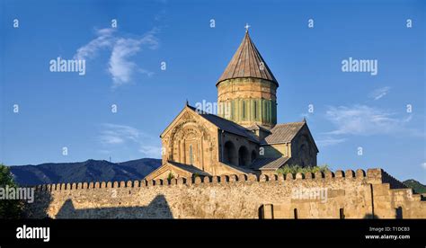 Photos Et Images De Lextérieur Et Le Mur Autour De LÉglise Orthodoxe