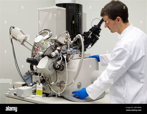 Focused Ion Beam Fib Nanofabrication Laboratory Dual Beam Fib Helios Nanolabtm Dualbeamtm