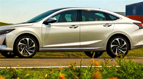 «Волга из «Ашана премиум седан Volga C40 впервые показался на публике