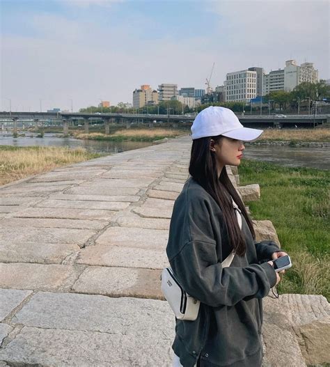 정윤 Jungyoon On Instagram 🌳🚲 일년만인 살곶이다리에서 청계천까지 Girl Korea Korean