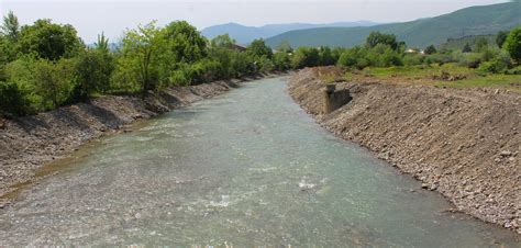 გორის მუნიციპალიტეტის მერია გორში მდინარე მეჯუდას კალაპოტისა და ნაპირების გაწმენდა