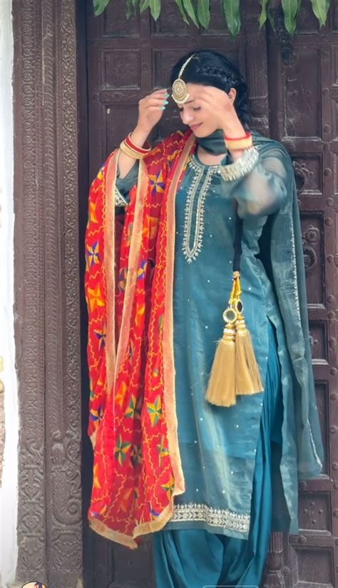 ਐਮੀ ਵਿਰਕ ਦੀ ਪੰਜਾਬੀ ਫ਼ਿਲਮ ਪਿਆਰ ਤੈ ਘੈਂਟ ਐਮੀ ਵਿਰਕ ਦੀ ਪੰਜਾਬੀ ਫ਼ਿਲਮ ਪਿਆਰ