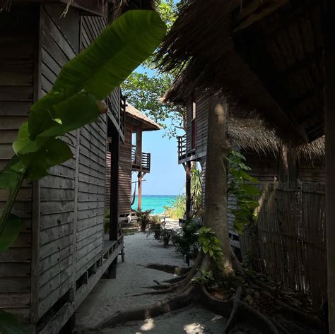 𓏳 🧺 ติดเกาะหลีเป๊ะกับที่พัก Vibe ดีฟิลกู้ด 🐋 แกลเลอรีที่โพสต์โดย ꒰ เคบี ꒱ Lemon8