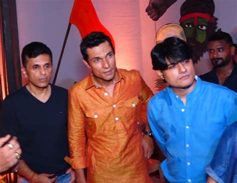 Team Swatantra Veer Savarkar Randeep Hooda Anand Pandit Sandeep Singh Visit Ganpati Pandal In