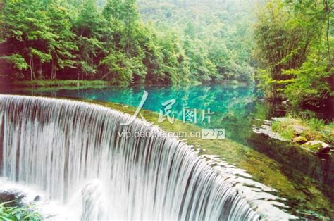 贵州荔波小七孔景观卧龙潭 人民图片网