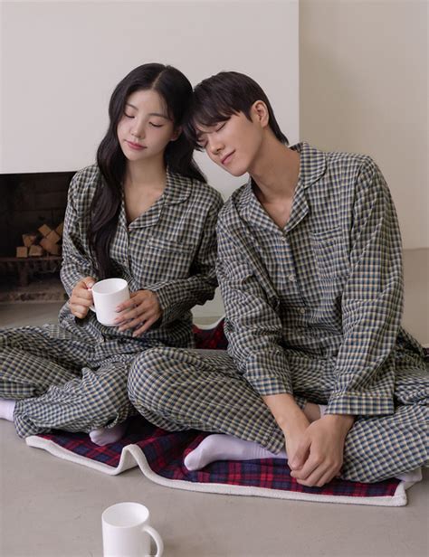 어나더디 슬로우 체크 긴팔 커플 잠옷 파자마 세트
