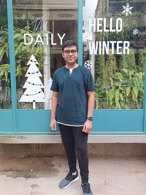 Dr Soham Roy Chowdhury Has Been Nominated As The Exhibitor For Aura 2024 By Retro Kolkata Magazine