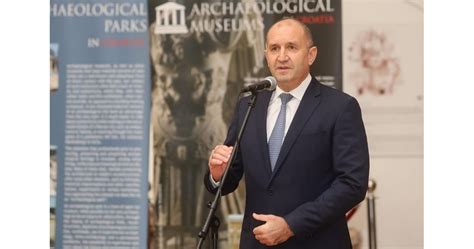 Румен Радев поздрави Зоран Миланович за спечелените президентски избори