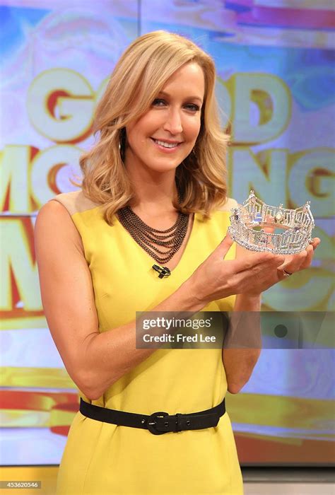 America Lara Spencer Along With Chris Harrison Will Host Miss