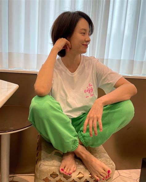 Song Ji Hyos Feet
