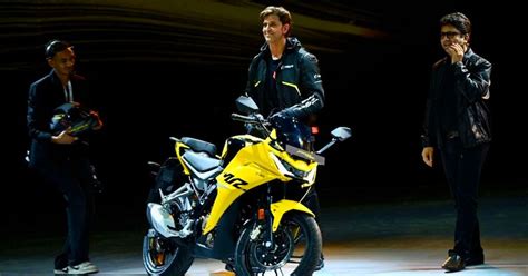 Hrithik Roshan Unveils Hero Motocorp Karizma Xmr 210