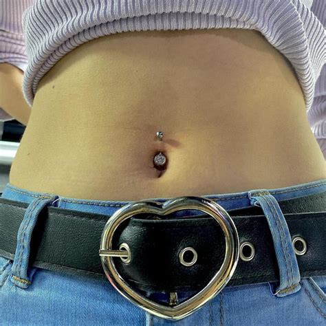 Tutto Quello Che Cè Da Sapere Sul Piercing Allombelico Trucchi Tv
