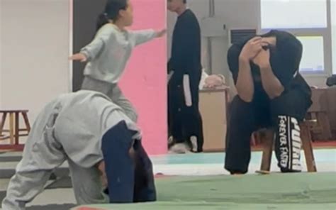 小朋友教练我长得让你恶心吗 教练我来大姨夫了 笨小海涛 笨小海涛 哔哩哔哩视频
