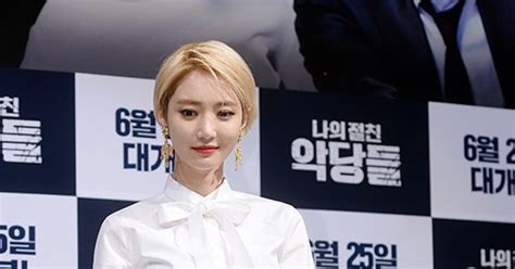 [t포토] 고준희 앉아도 굴욕없는 각선미 나의 절친 악당들