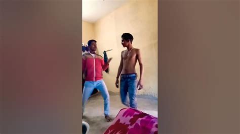 Aaegi🤣 Kitne Baje😏 1100🕚 Ya 1200🕛 Dance Shorts Trending Song Viral